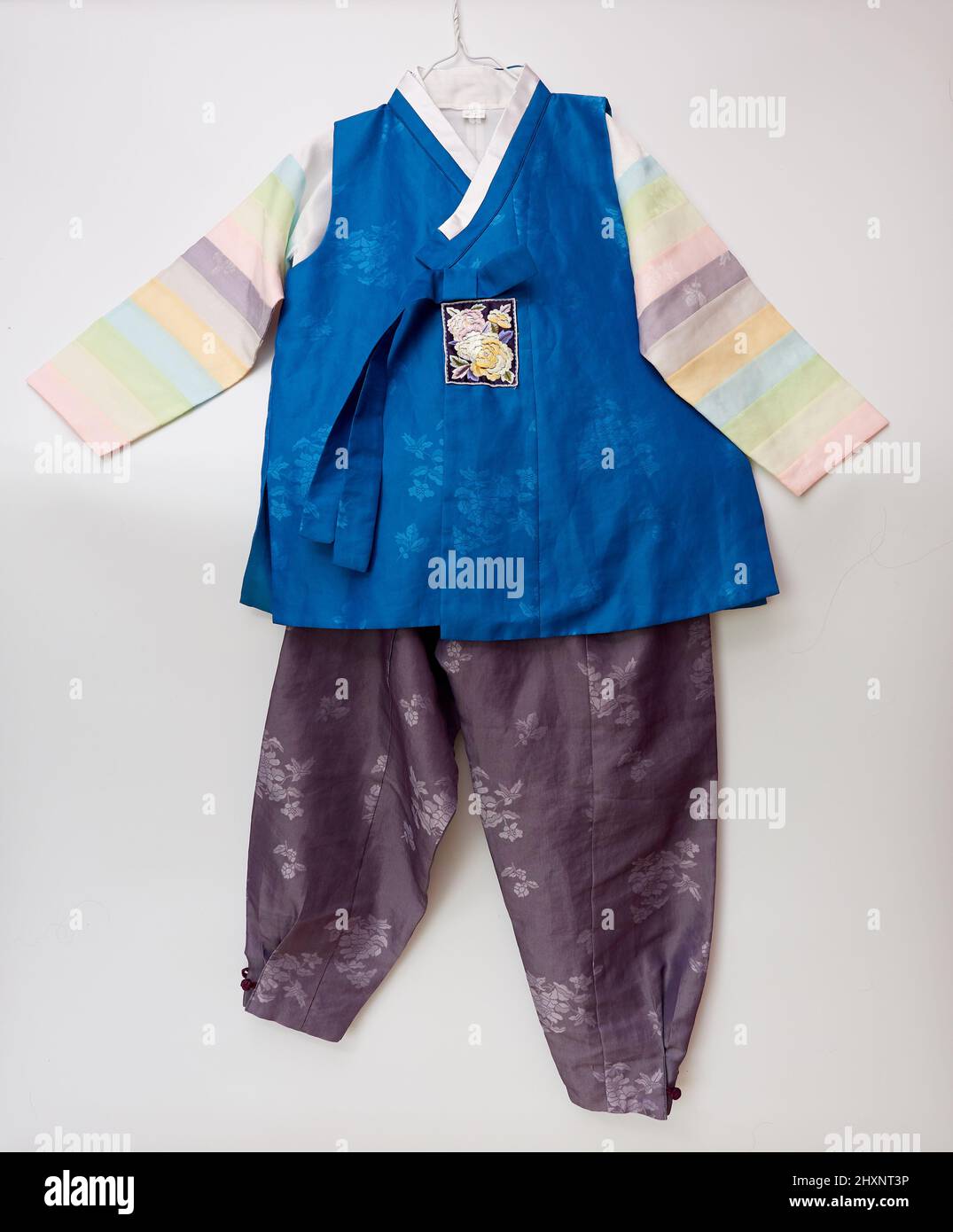 Kid's hanbok, Korean traditional costume Stock Photo - Alamy