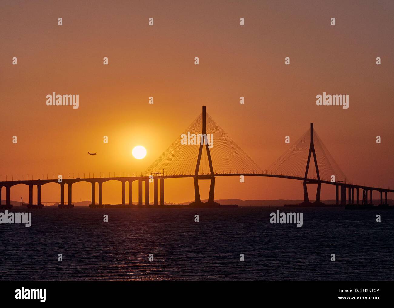 Beautiful sunset at the Incheon Bridge, South Korea Stock Photo - Alamy