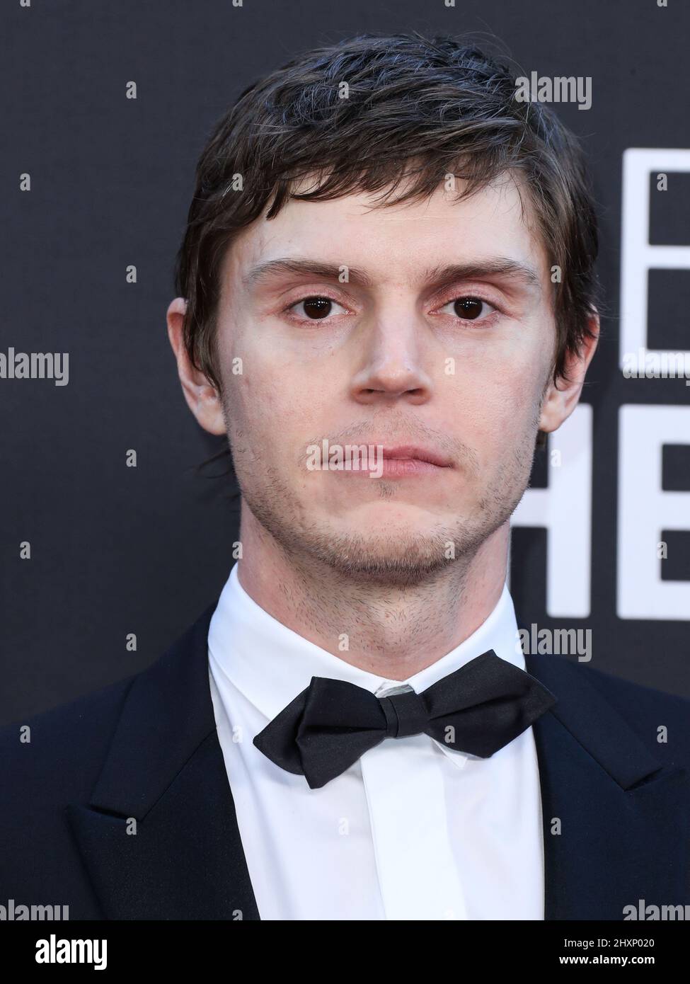 Evan peters 2022 hi-res stock photography and images - Alamy