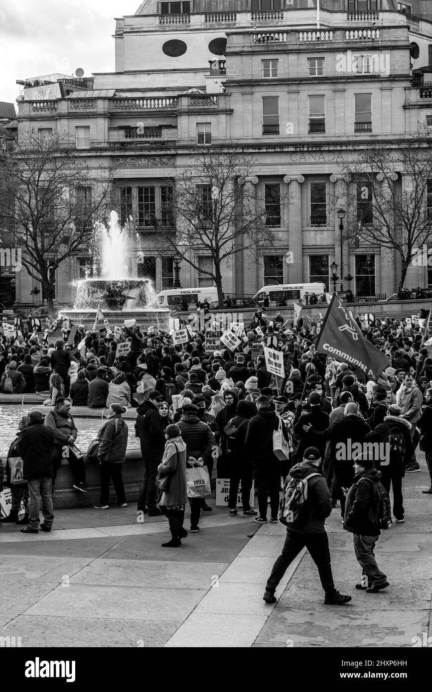 London ukraine protest Black and White Stock Photos & Images - Alamy