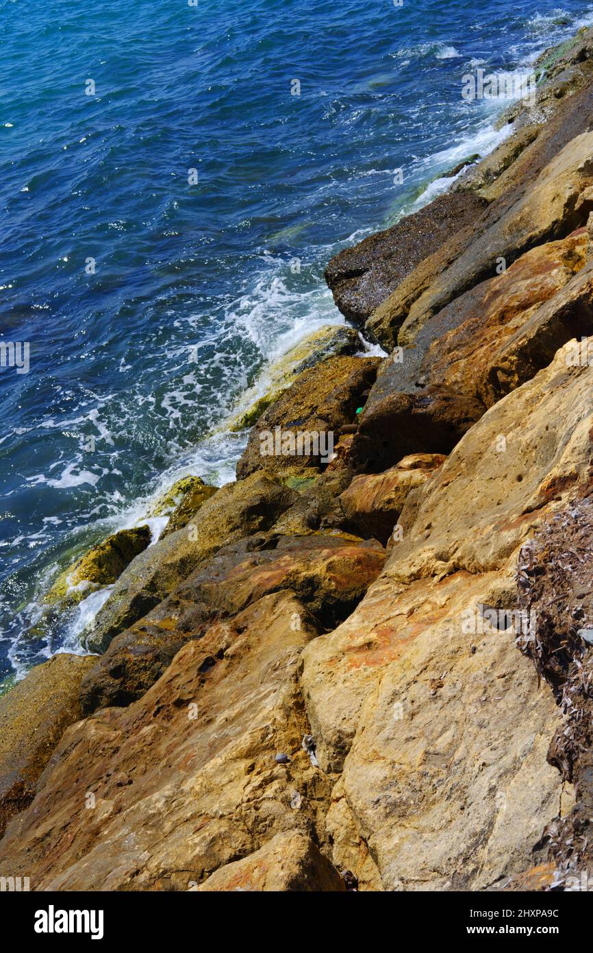 Water busting over rocks hi-res stock photography and images - Alamy