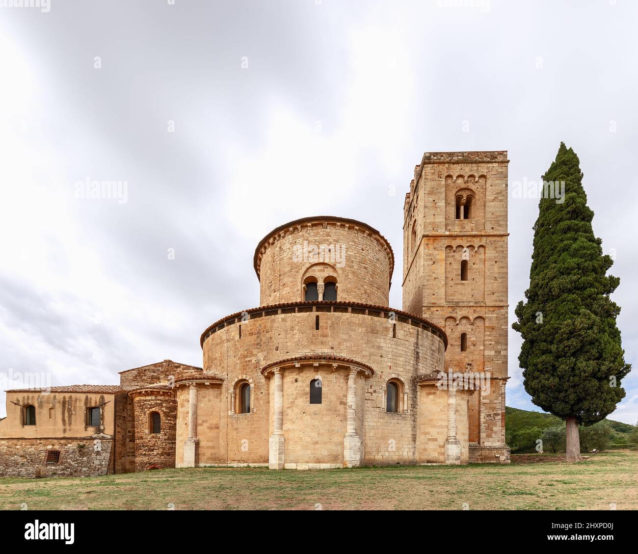 Columns in ambulatory hi-res stock photography and images - Alamy