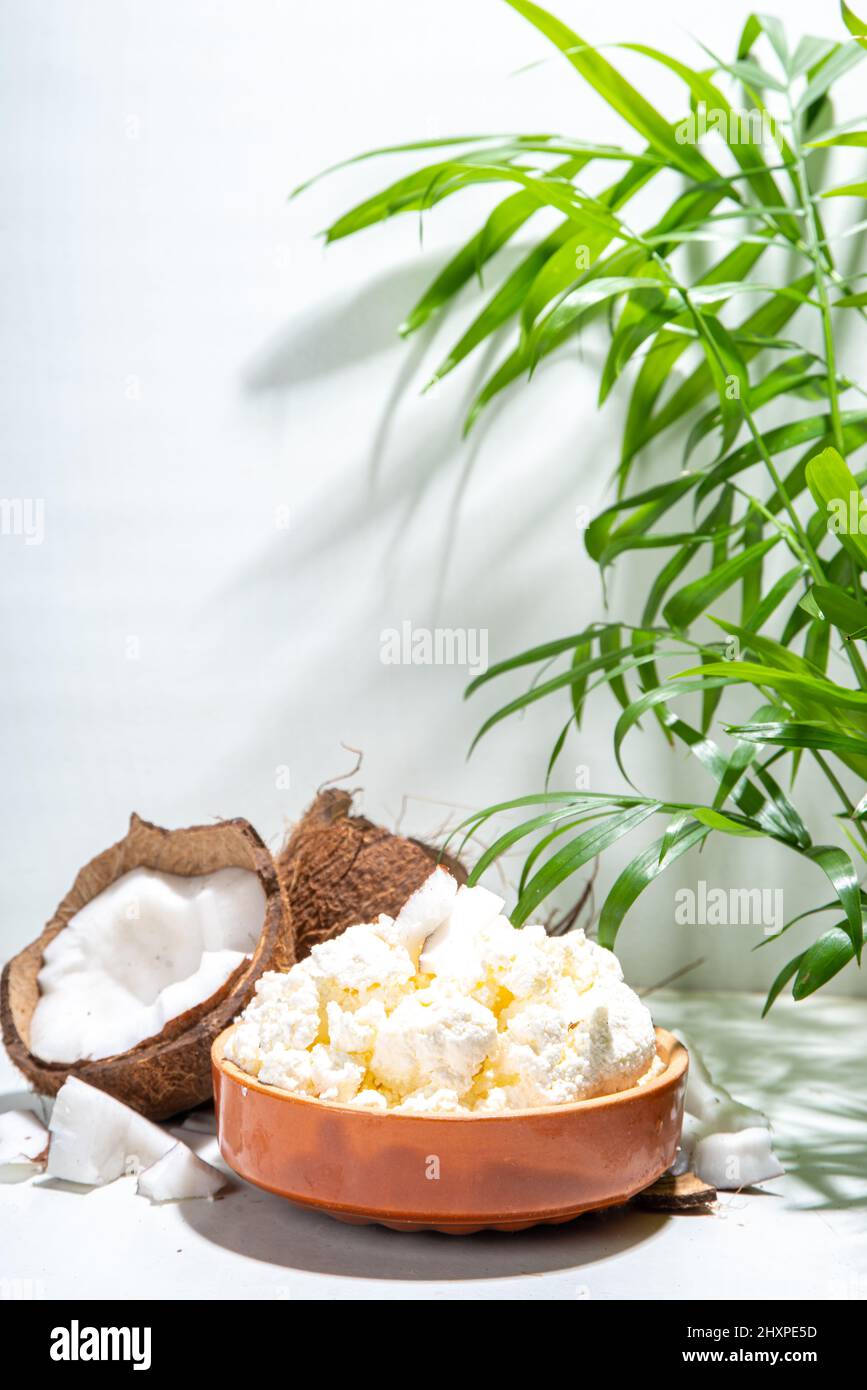 Homemade coconut cottage cheese. Vegan coconut non-dairy cottage cheese ...