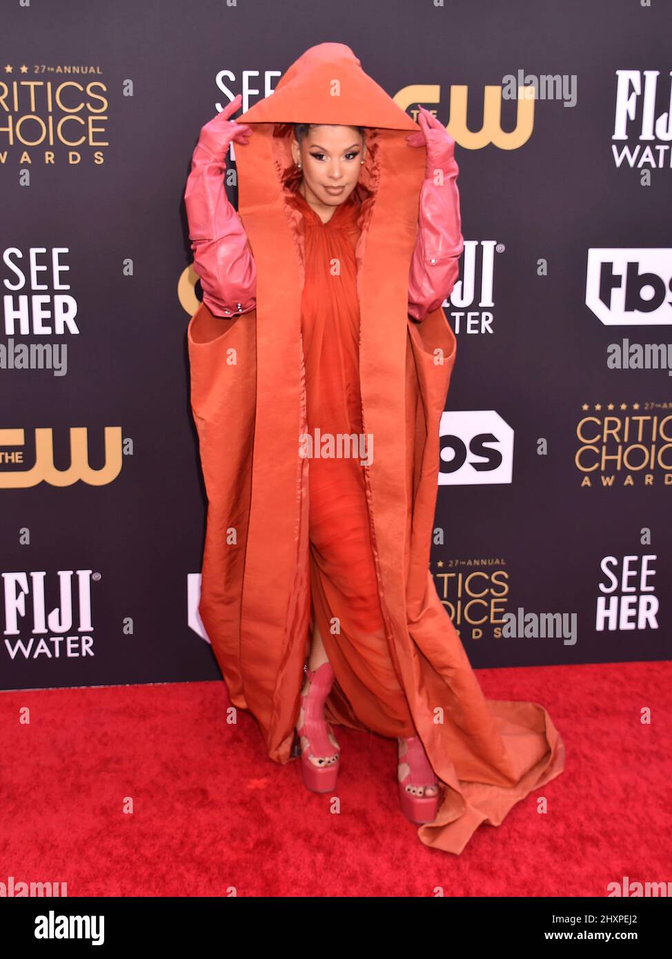 LOS ANGELES, CA - MARCH 13: Hailie Sahar attends the 27th Annual ...