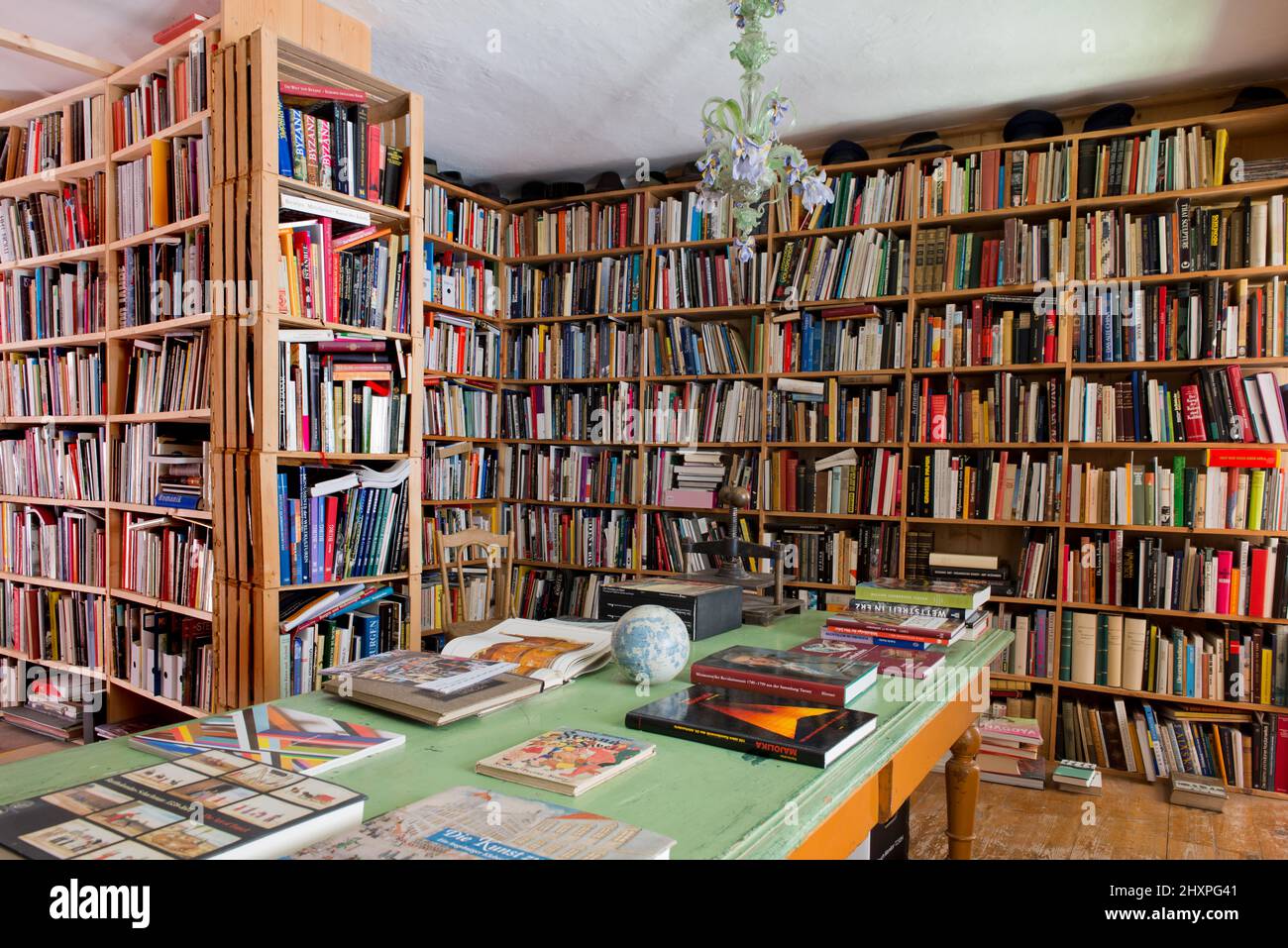 Huge library books hi-res stock photography and images - Alamy