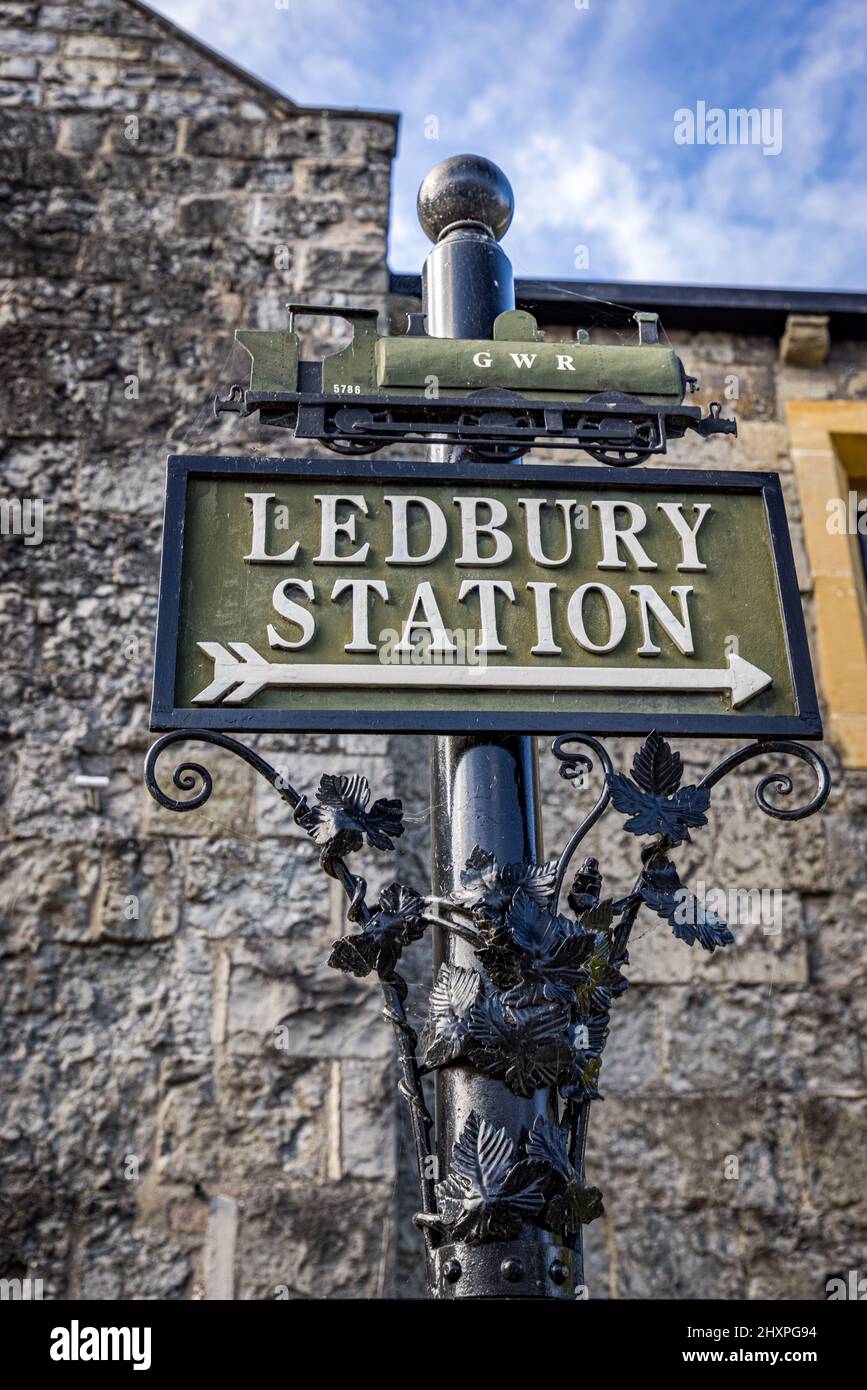 Old Ledbury Station signpost, Herefordshire, England Stock Photo - Alamy