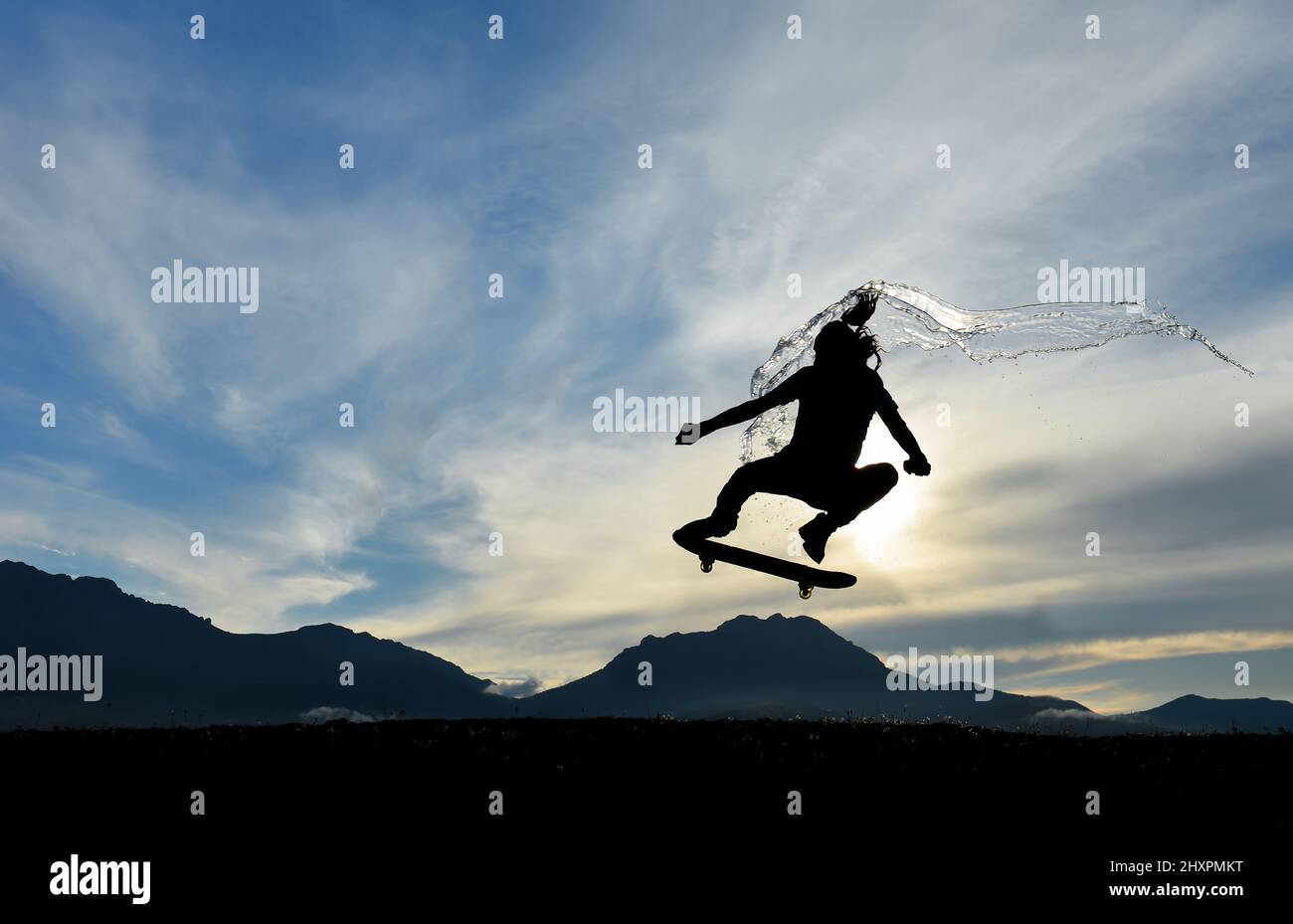 Girl skateboarding jump hi-res stock photography and images - Alamy
