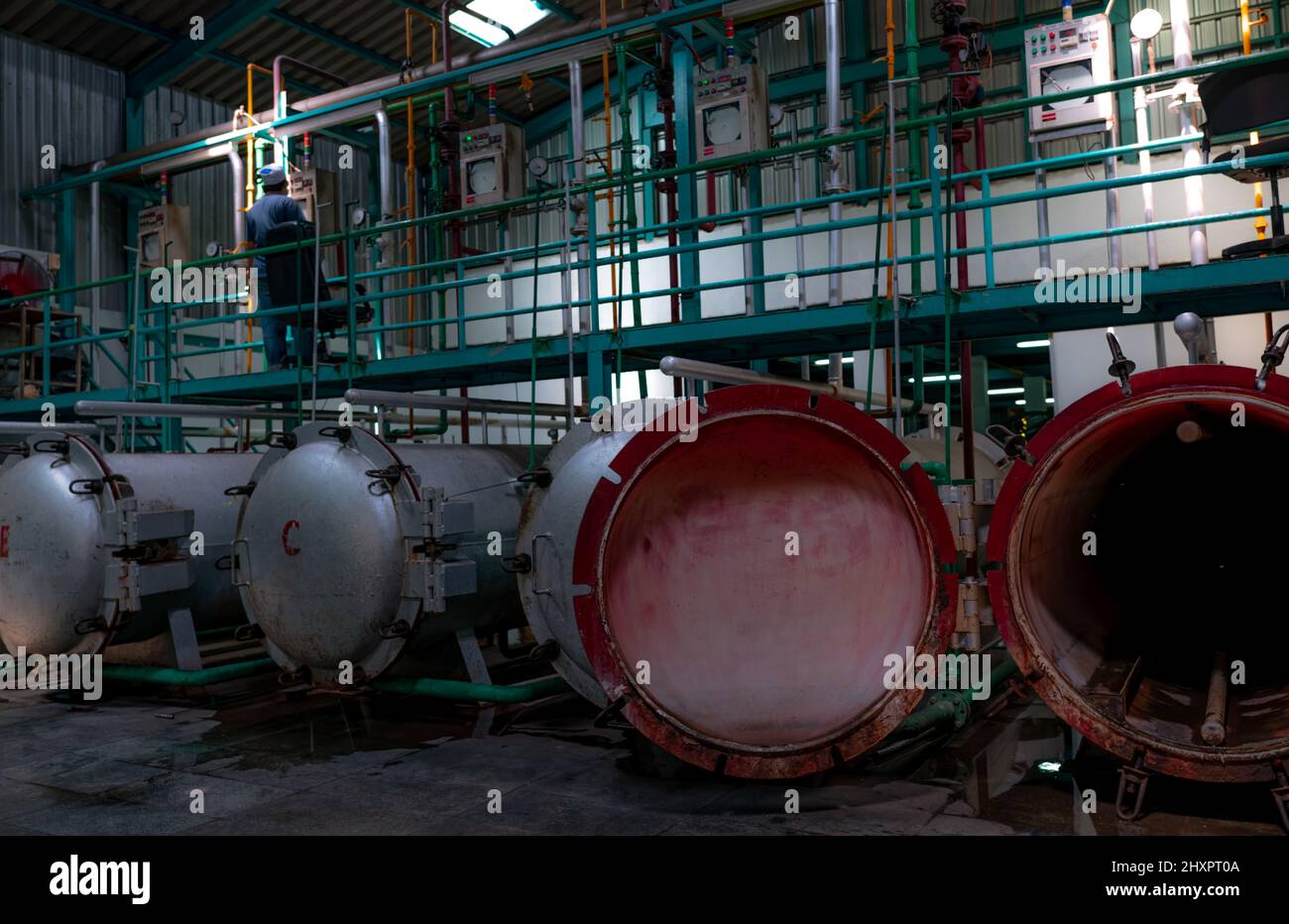 High pressure processing or high hydrostatic pressure machine. Metal ...