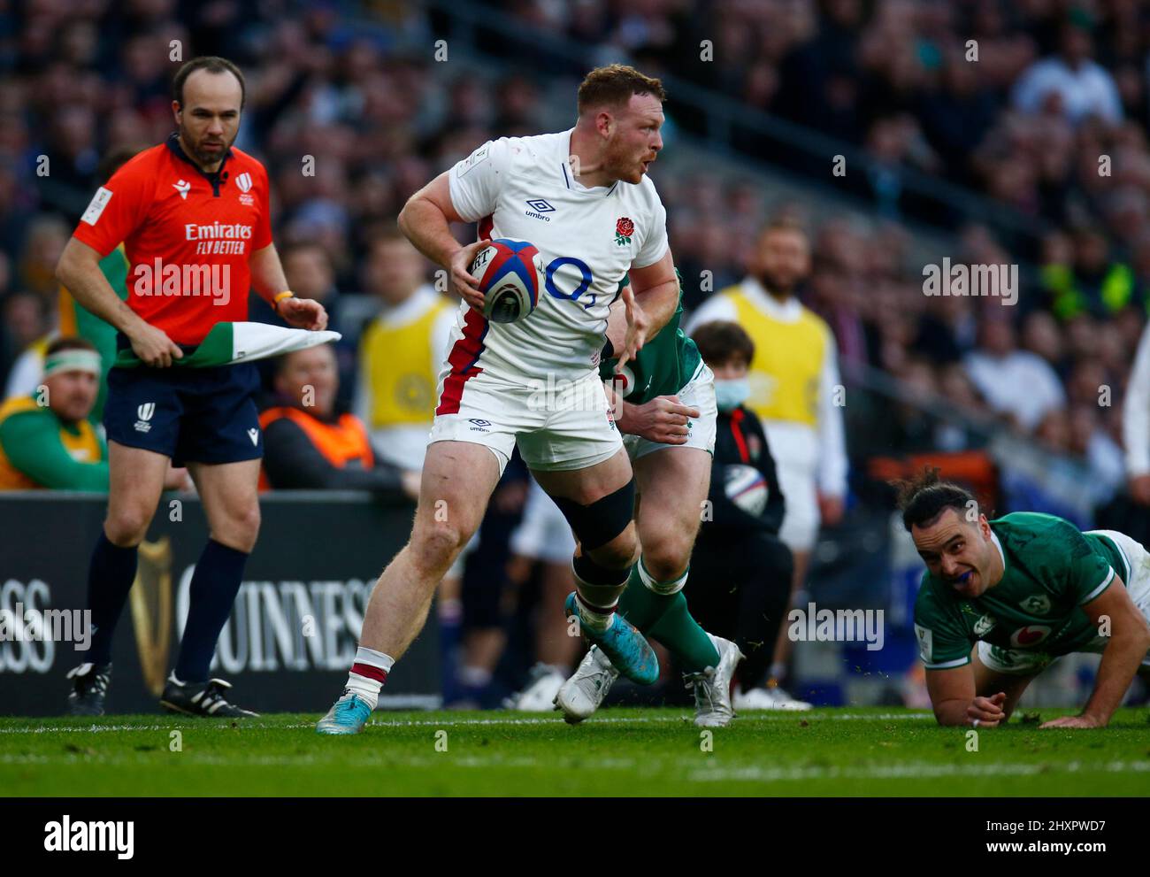 LONDON, ENGLAND - MARCH 12: Sam Simmonds of England during Guinness six ...