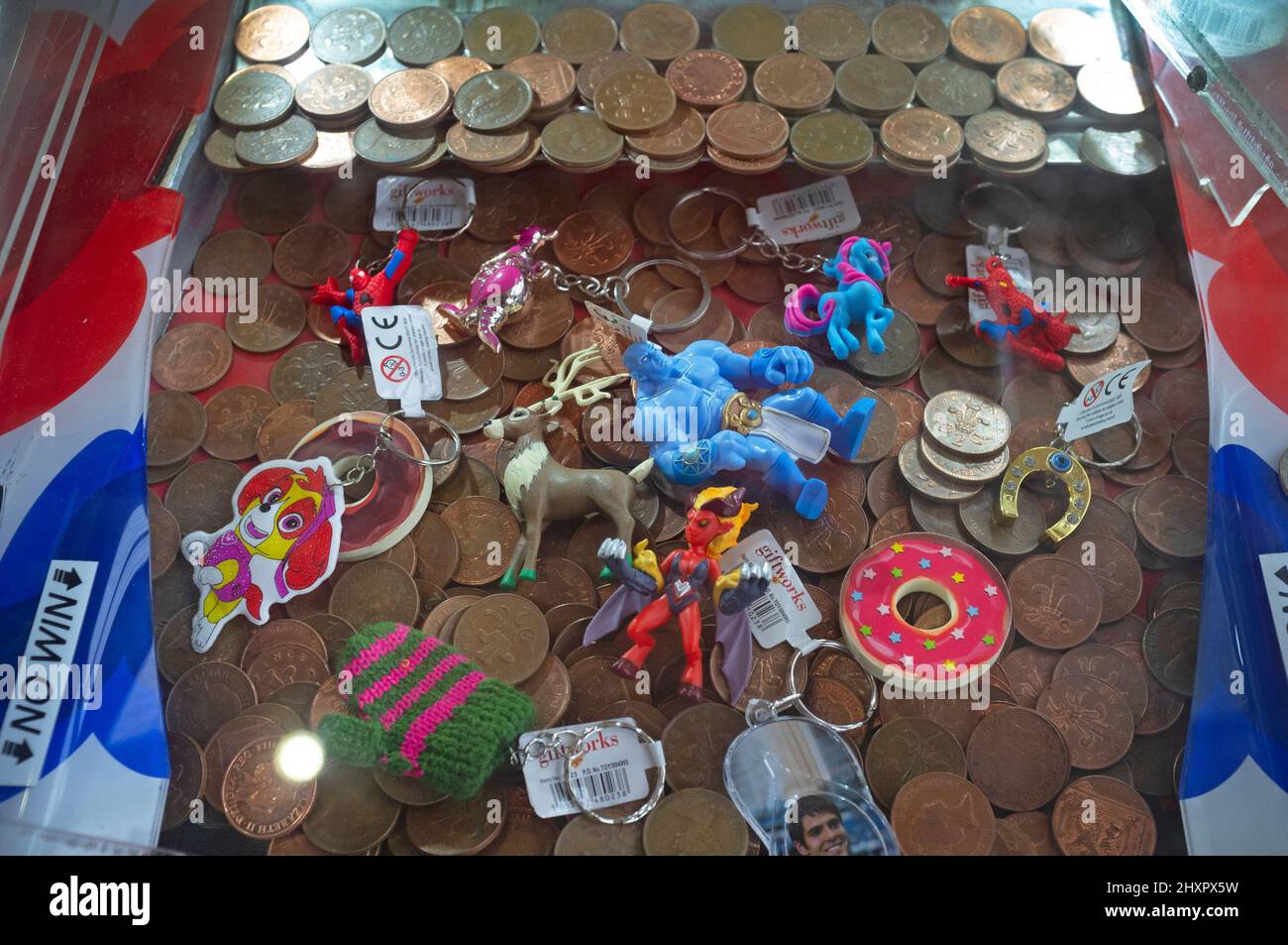 An amusement arcade on the Worthing seafront Stock Photo - Alamy