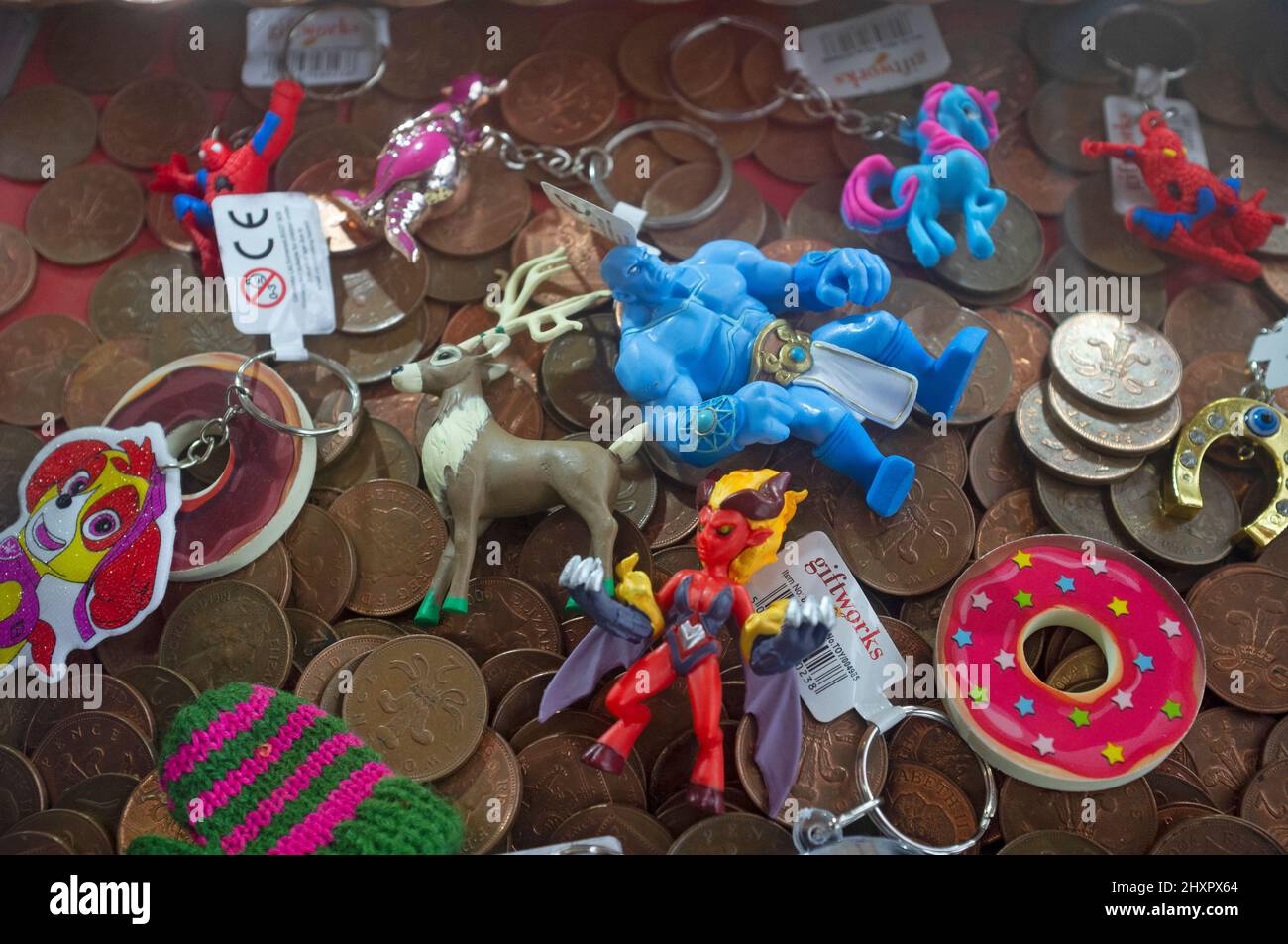 An amusement arcade on the Worthing seafront Stock Photo - Alamy