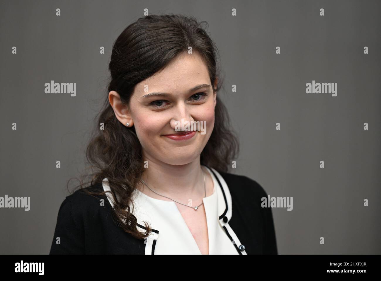 Laura hinze hi-res stock photography and images - Alamy