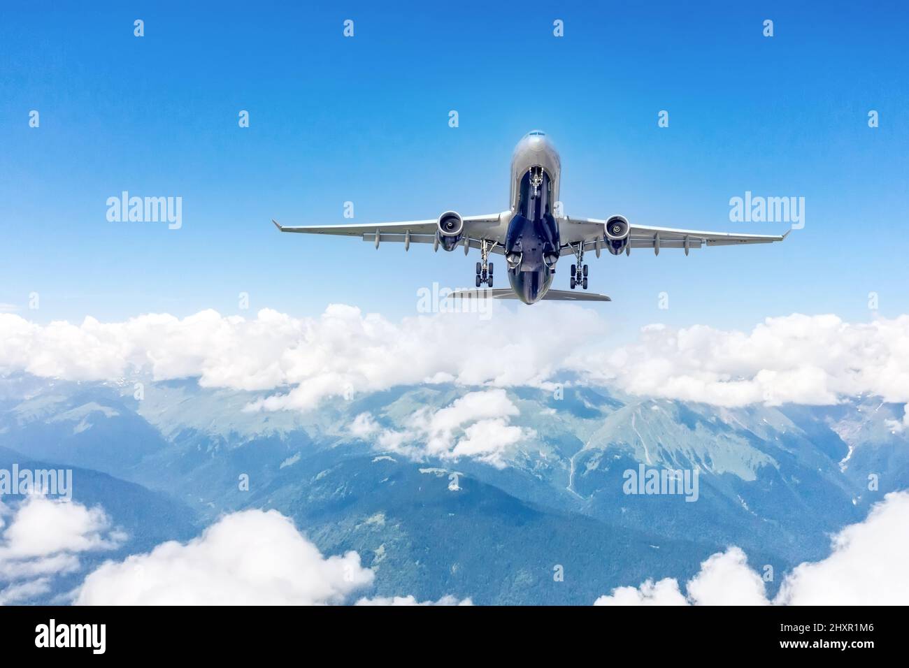 Commercial airplane flying above hi-res stock photography and images ...