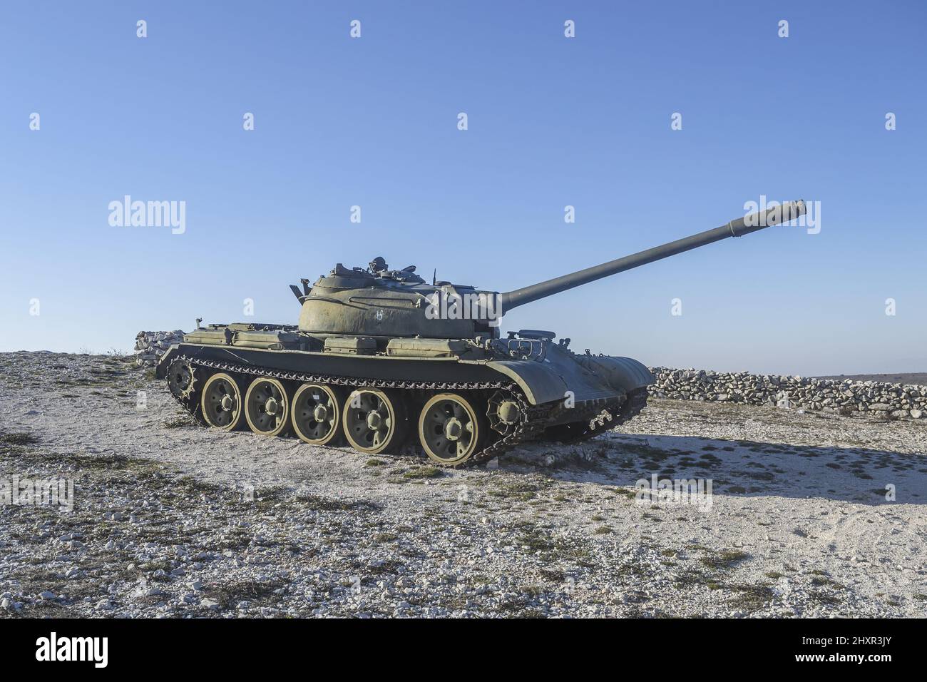 Russian made main battle tank on a battlefield Stock Photo - Alamy