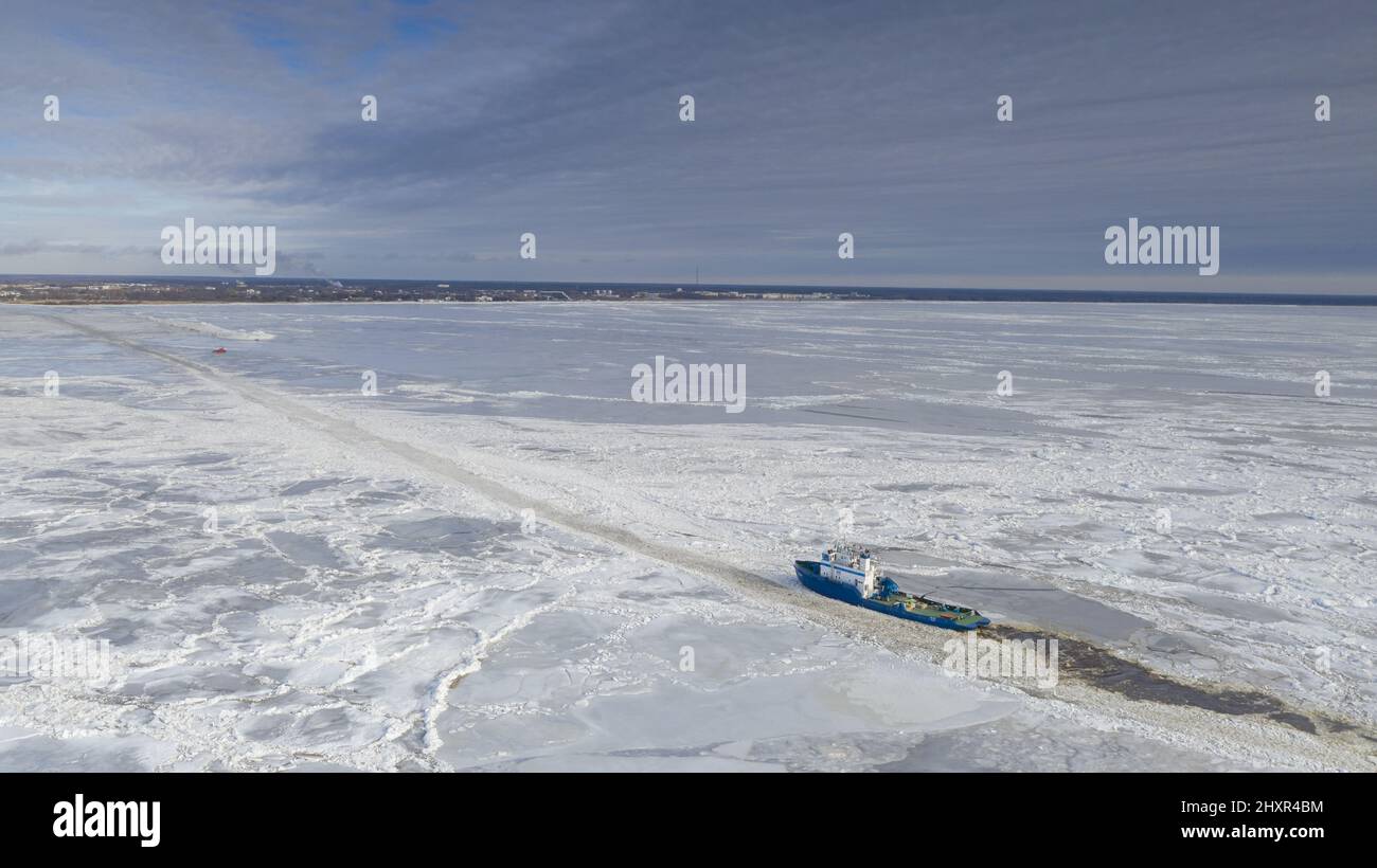 Cargo ship ice aerial hi-res stock photography and images - Alamy