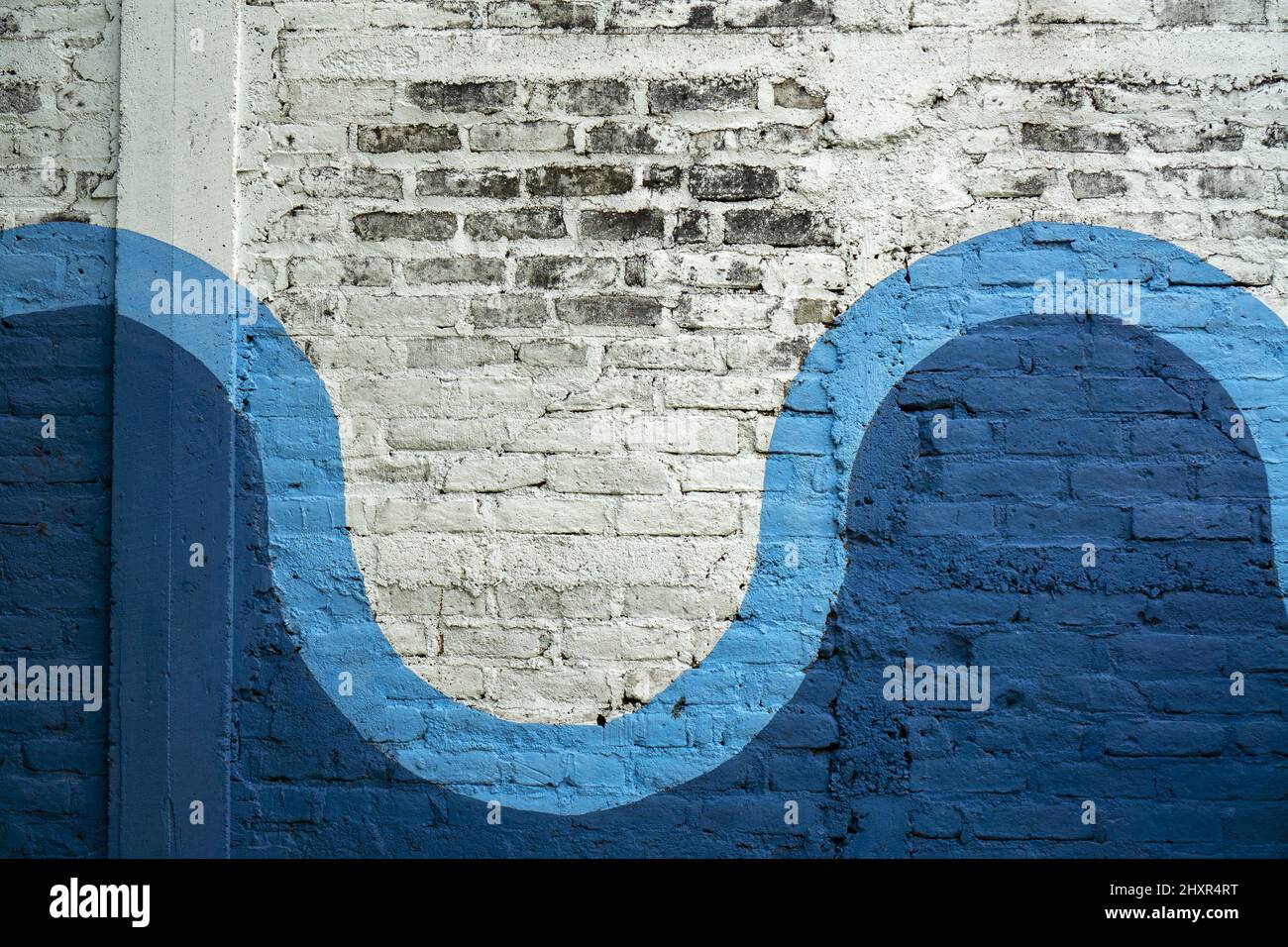 Brickwork waves hi-res stock photography and images - Alamy