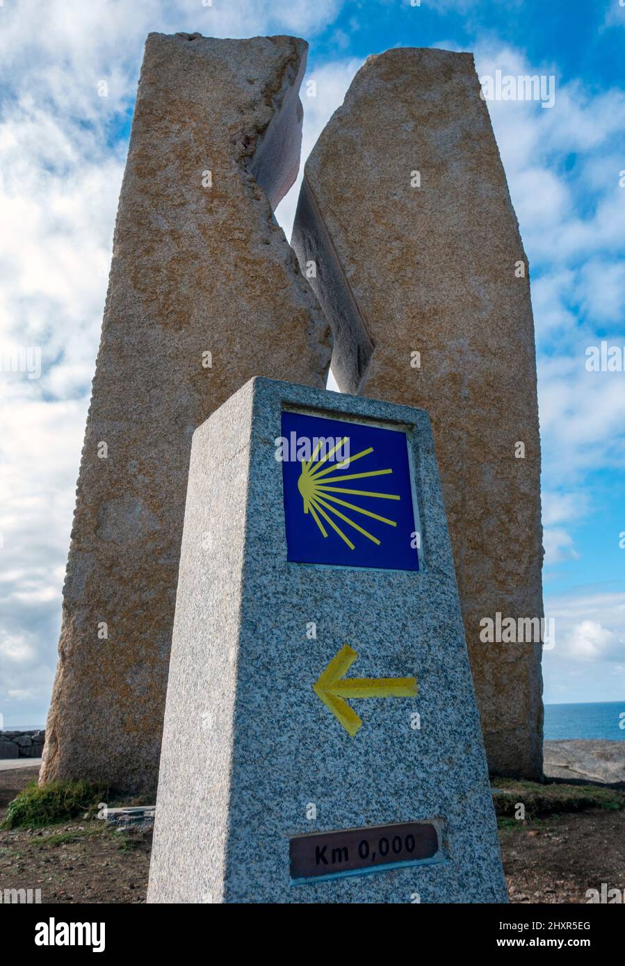 The A Ferida sculpture by sculptor Alberto Bañuelos-Fournier in Muxía ...