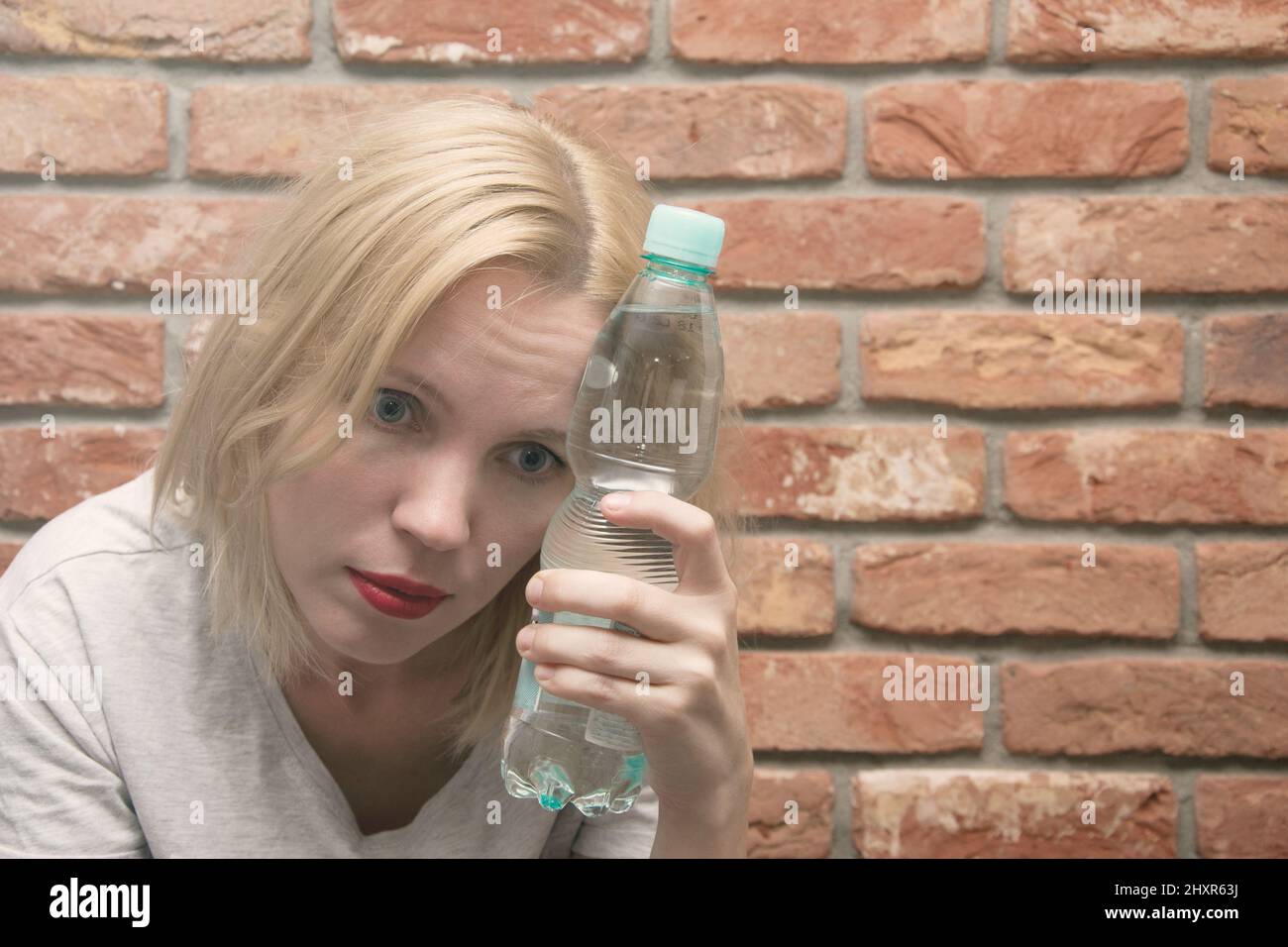 Poisoning a drink hi-res stock photography and images - Alamy