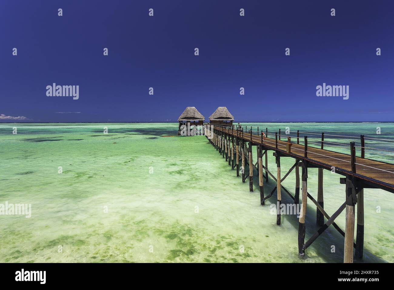 Stunning jetty bar landscape on the Indian Ocean Stock Photo - Alamy