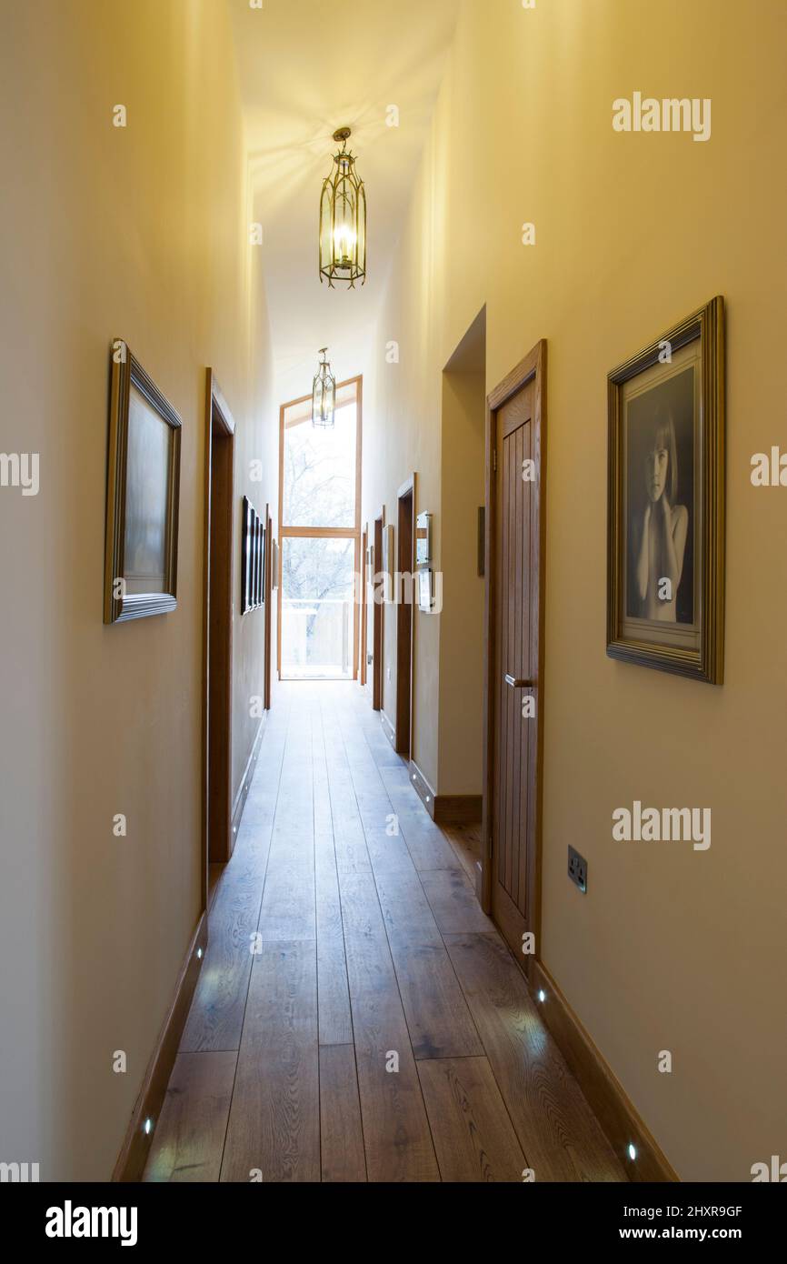 Shepperton house hi-res stock photography and images - Alamy