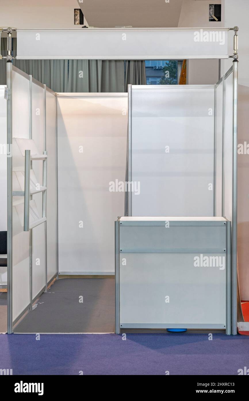 Small exhibition booth hi-res stock photography and images - Alamy