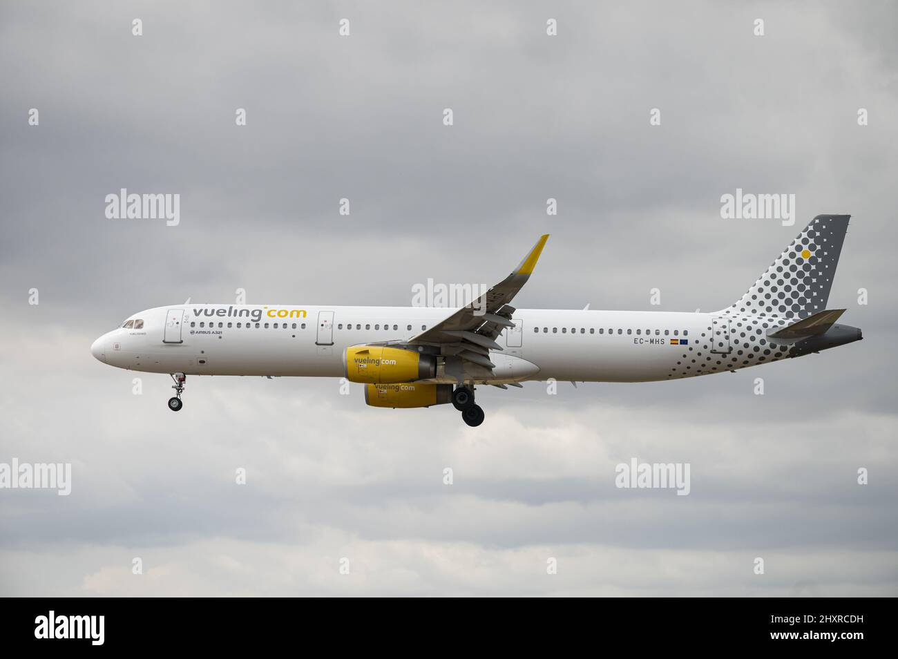 Airbus A321 of Vueling in the air Stock Photo - Alamy