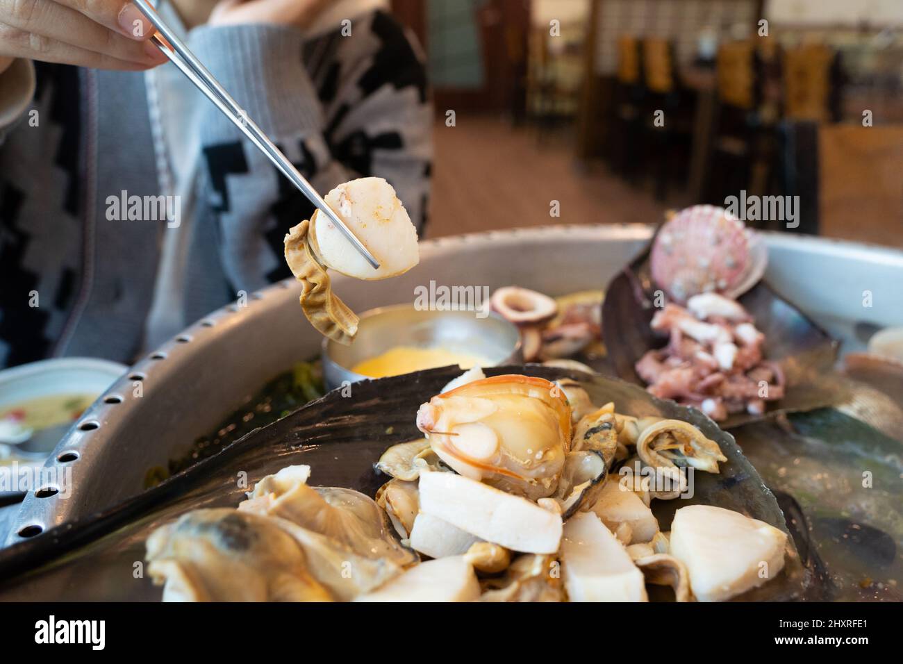 Steamed clams are various kinds of shellfish mixed with seafood, such ...