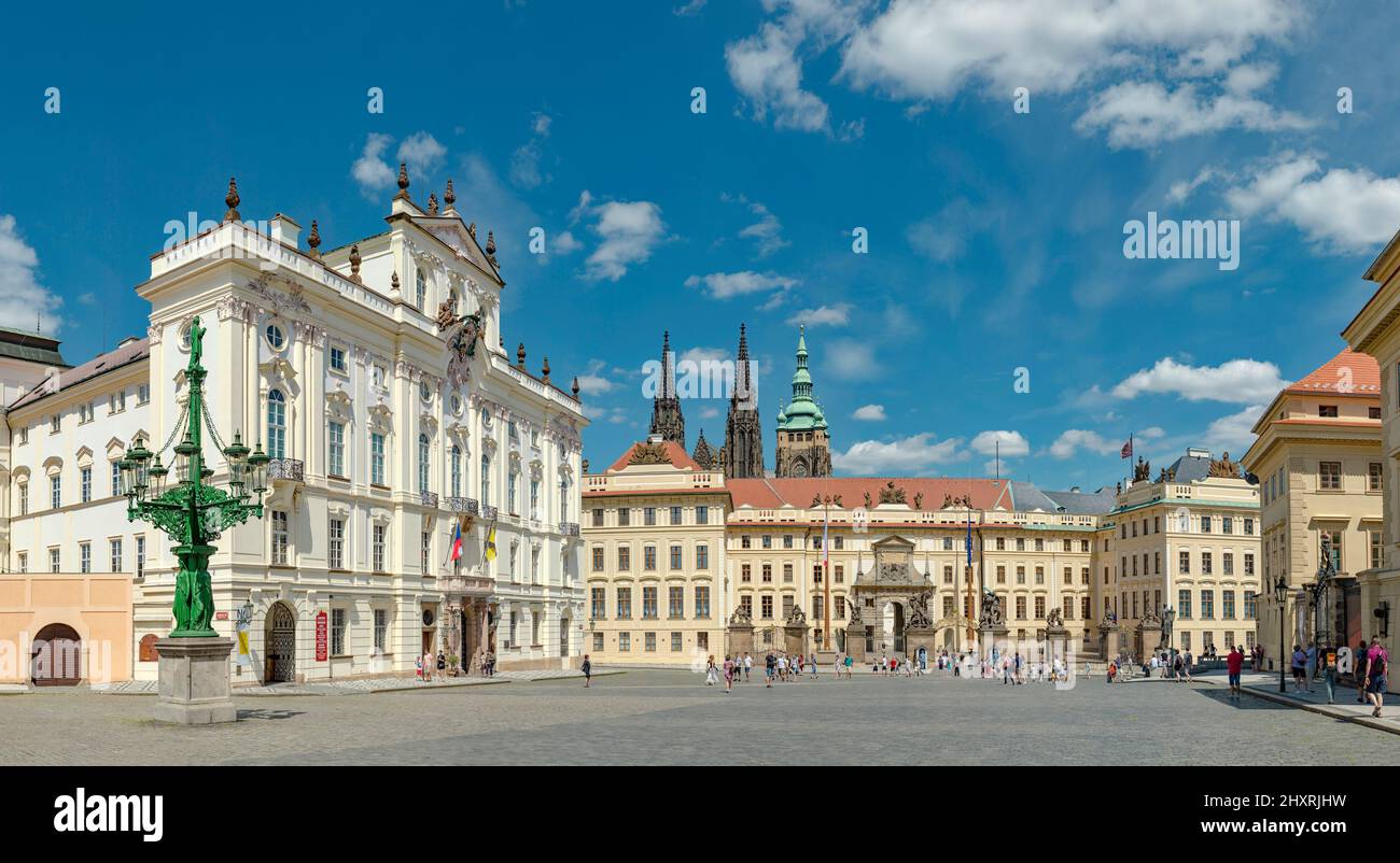 Hradcza?ski square, Archbishop Palace, Matthias Gate, Prag Praha ...