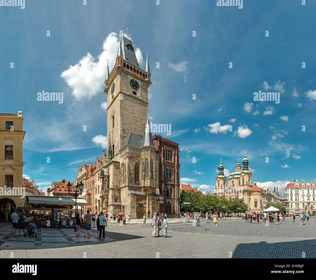 The astronomical clock and the St. Nicholas' Church, Prag Praha ...