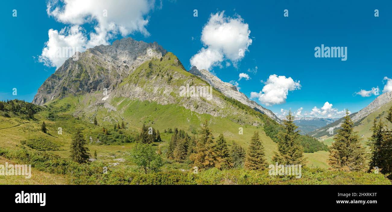 Col des Aravis, La Clusaz, , France *** Local Caption *** landscape ...