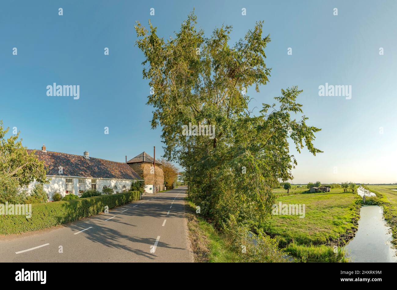 Farmhouse with a traditional haystack, Vlist, Zuid-Holland, Netherlands ...
