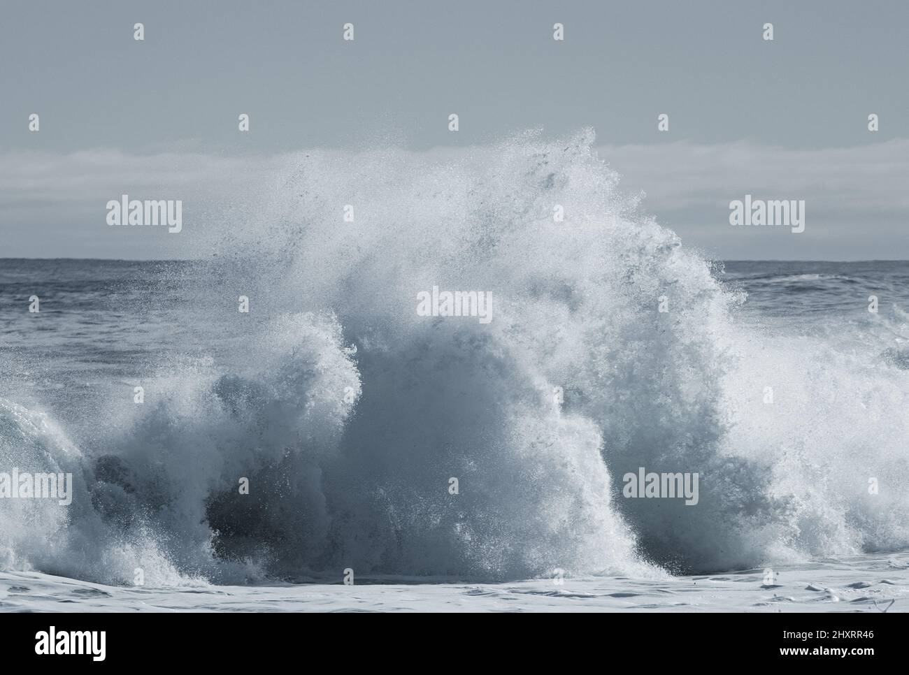 Breaking wave effect hi-res stock photography and images - Alamy