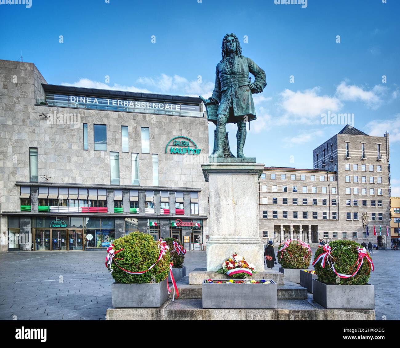 Georg friedrich händel statue hi-res stock photography and images - Alamy