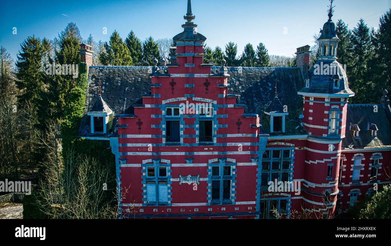 Place rouge hi-res stock photography and images - Alamy