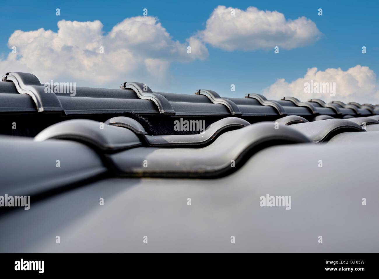 Half round roof tiles hi-res stock photography and images - Alamy