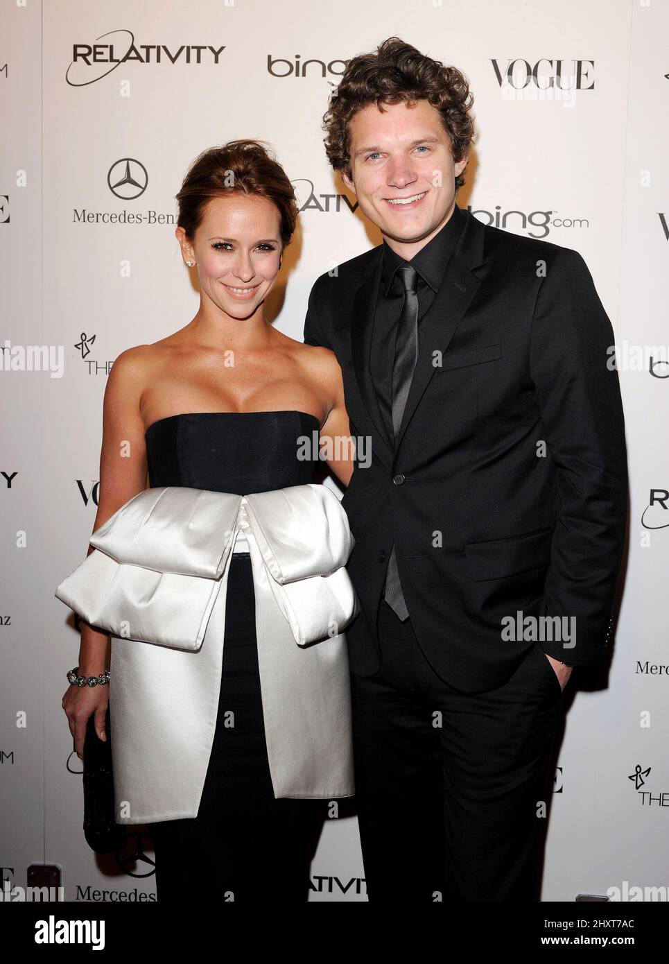 Jennifer Love Hewitt attending the 2011 Art Of Elysium 'Heaven' Gala ...