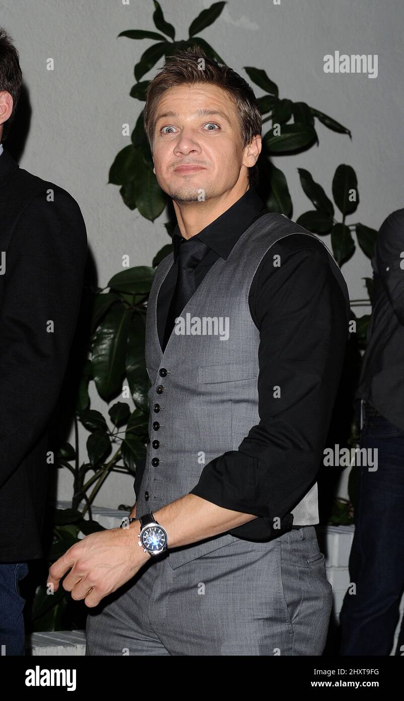Jeremy Renner arriving at EW's 2011 Pre Screen Actors Guild Awards ...