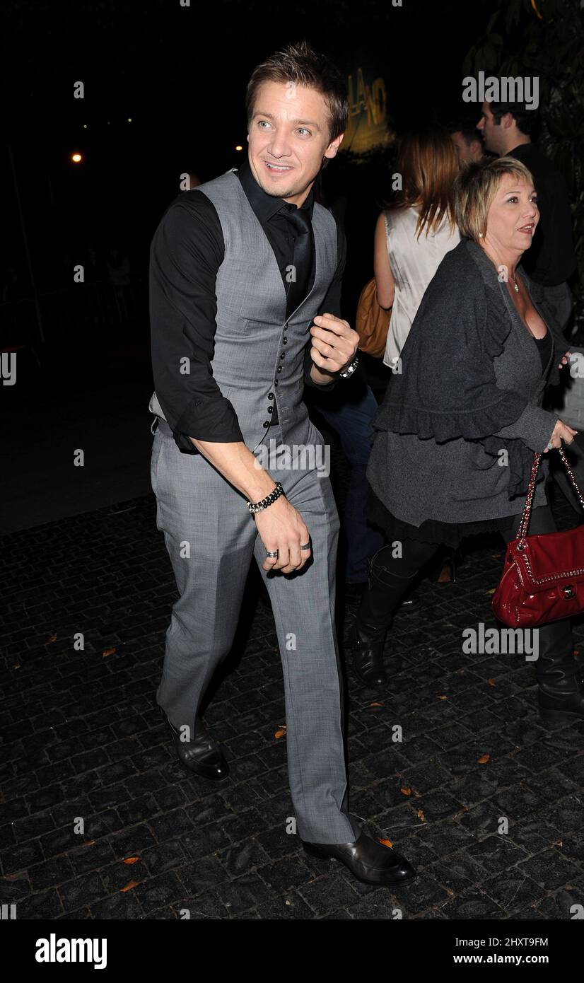 Jeremy Renner arriving at EW's 2011 Pre Screen Actors Guild Awards ...