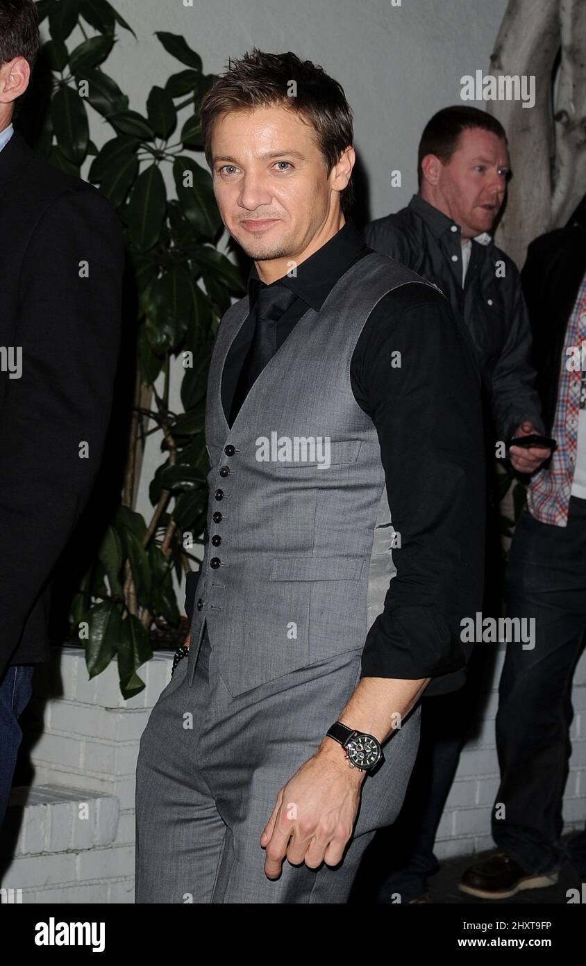 Jeremy Renner arriving at EW's 2011 Pre Screen Actors Guild Awards ...