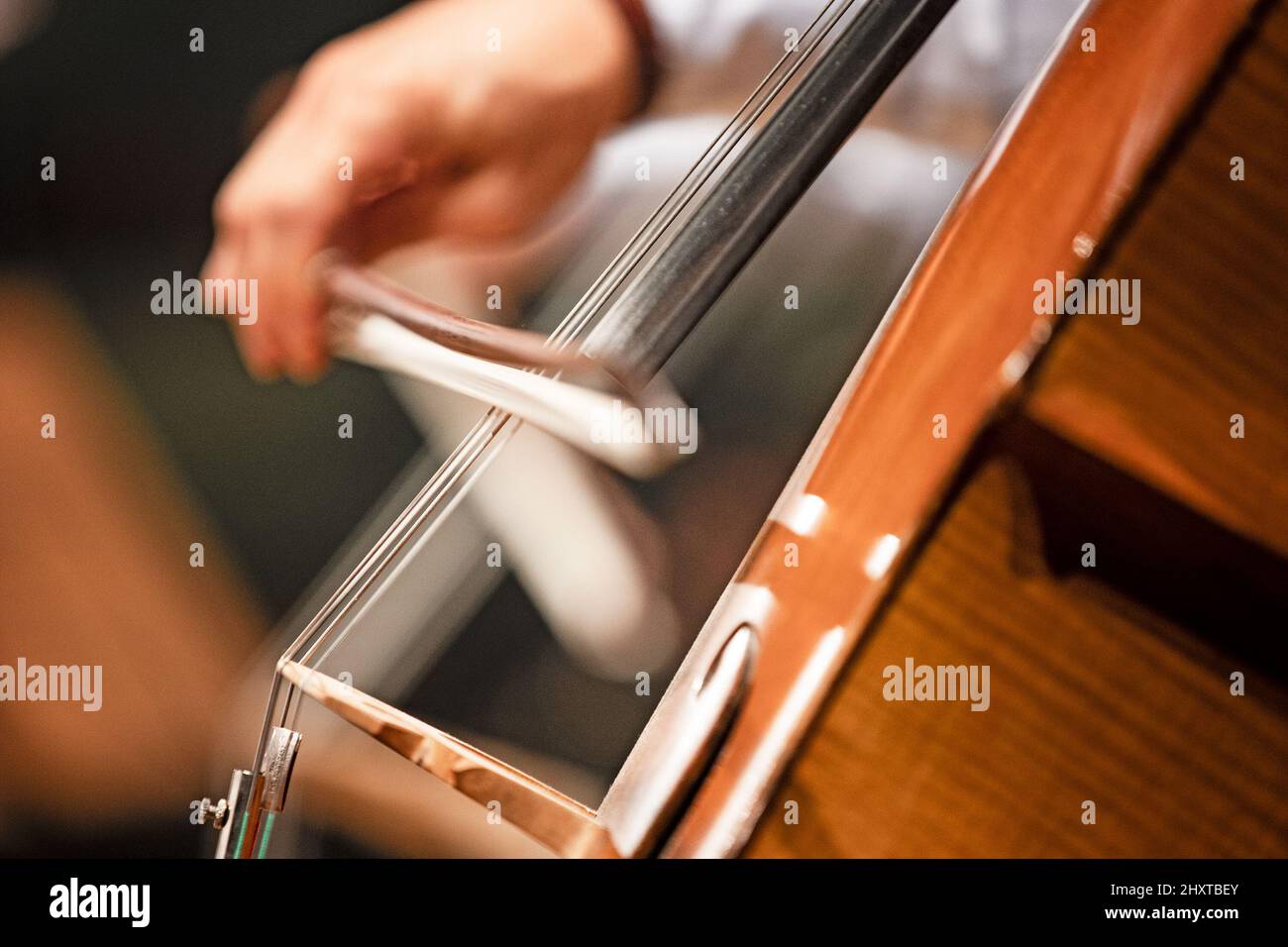 Chello hi-res stock photography and images - Alamy