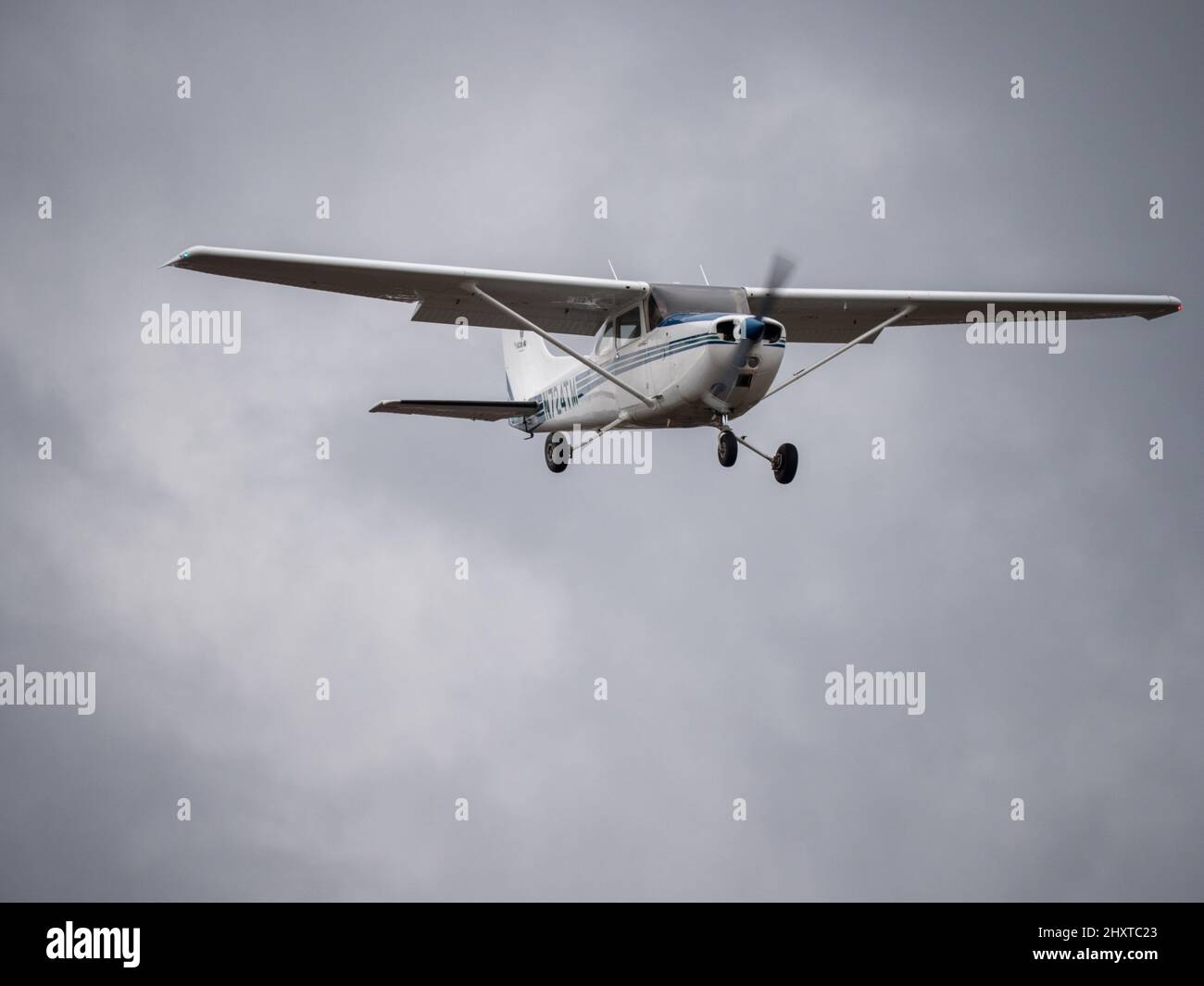 Cessna 172 aircraft in the sky Stock Photo - Alamy