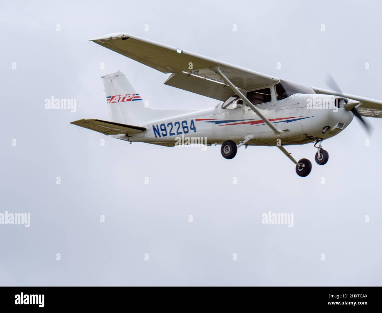 Cessna 172 aircraft in the sky Stock Photo - Alamy