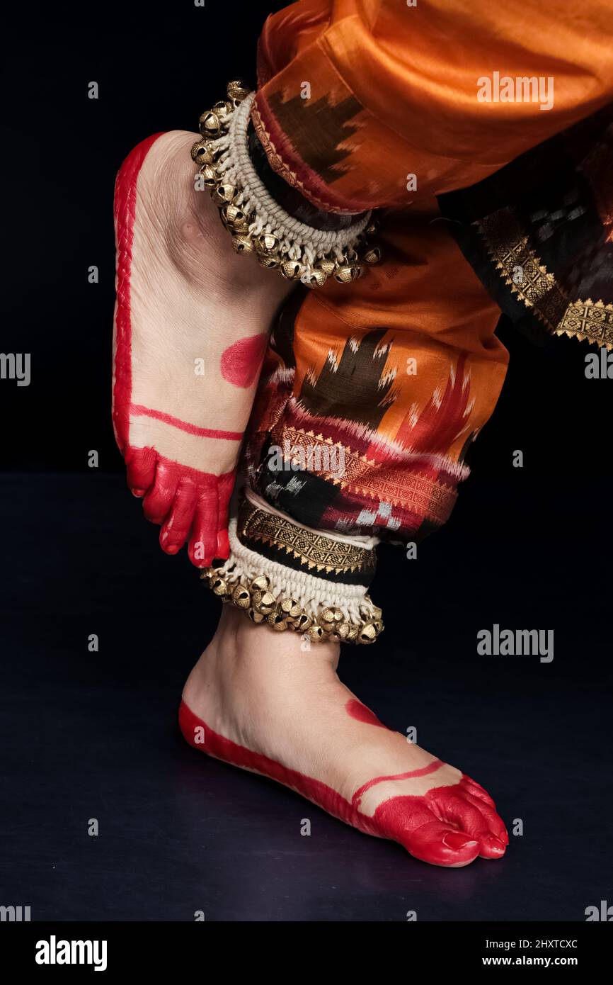 Classical odissi dancers hi-res stock photography and images - Alamy