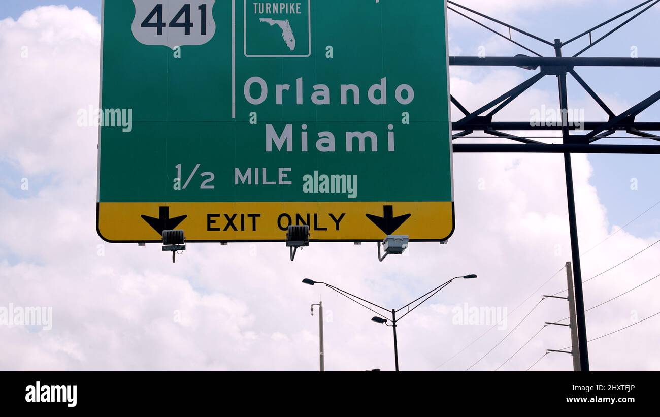 Dolphin expressway hi-res stock photography and images - Alamy