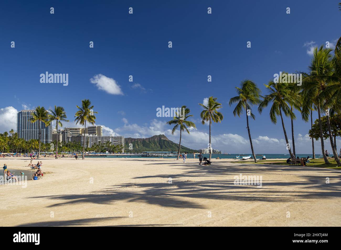 Hilton hawaiian village waikiki beach resort hi-res stock photography ...