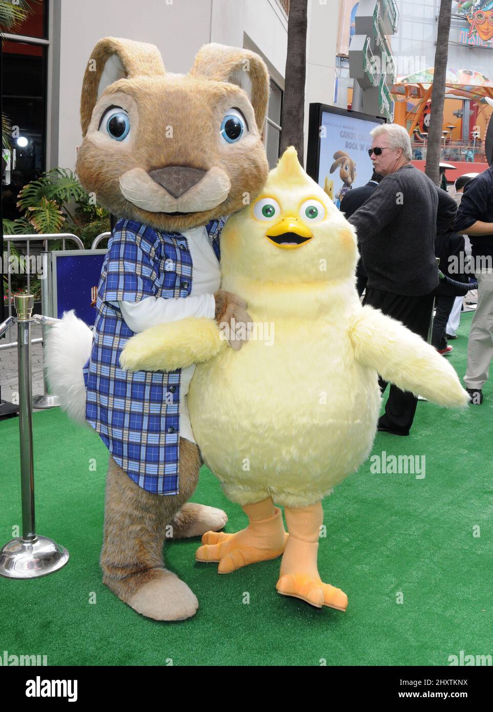 E.B. and Carlos during the premiere of the new movie from Universal ...
