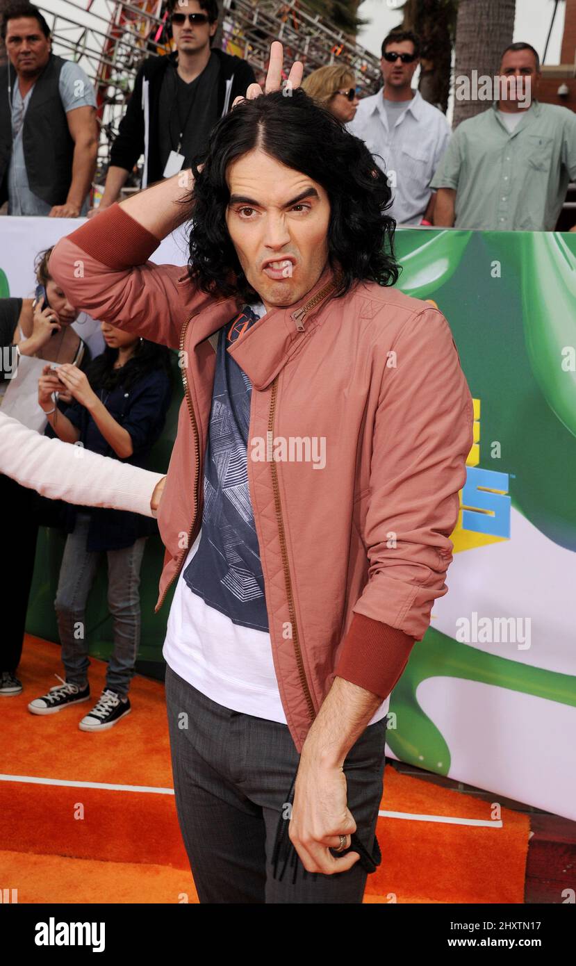 Russell Brand arrives at Nickelodeon's 24th annual Kids' Choice Awards ...