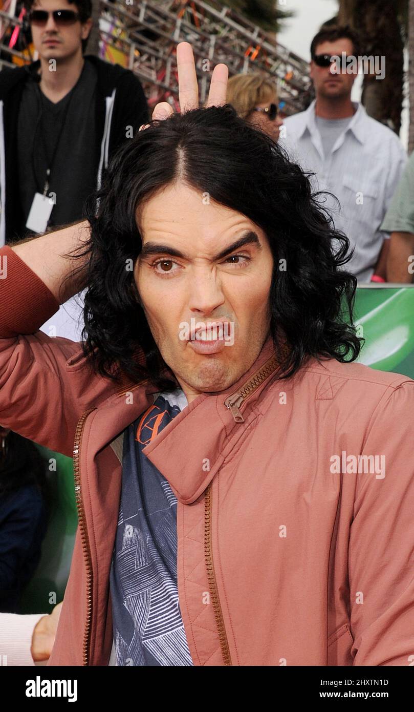 Russell Brand arrives at Nickelodeon's 24th annual Kids' Choice Awards ...