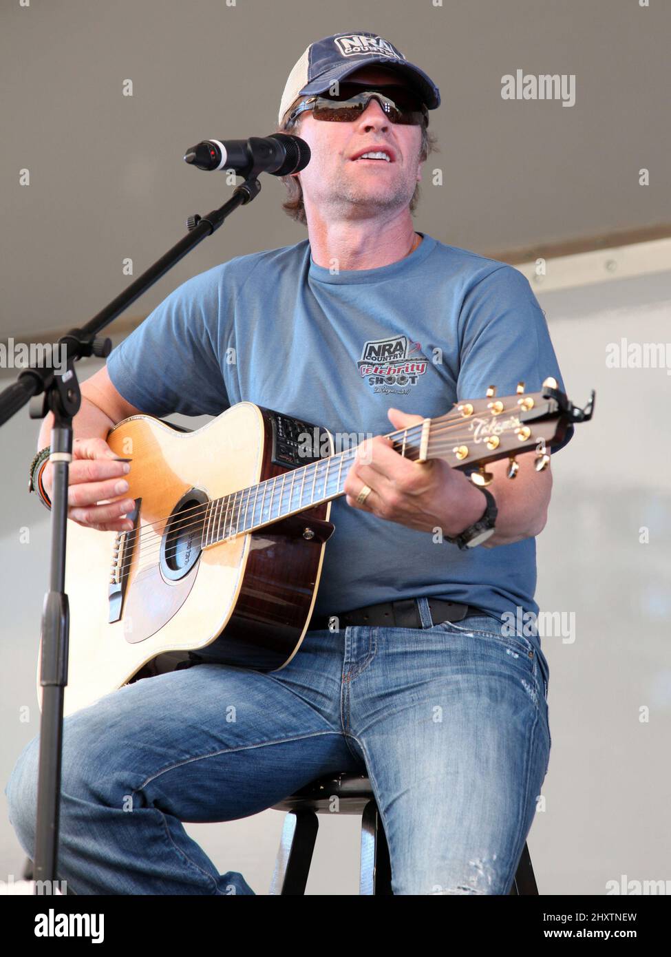 Craig Morgan performing at the 2nd Annual Academy of Country Music USO ...