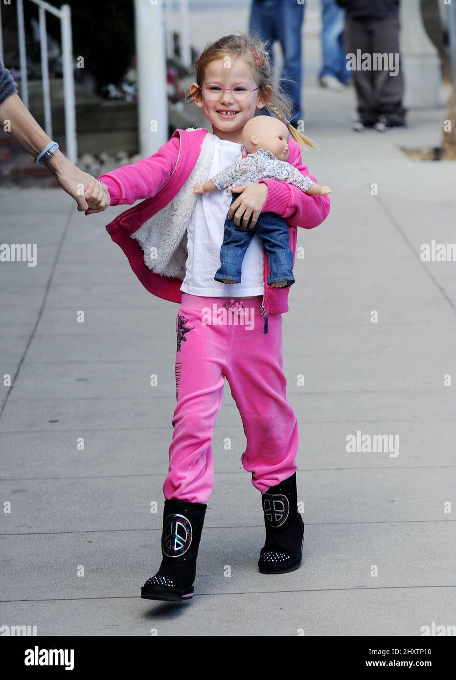 Jennifer Garner and her daughter Violet Anne Affleck are seen out and ...